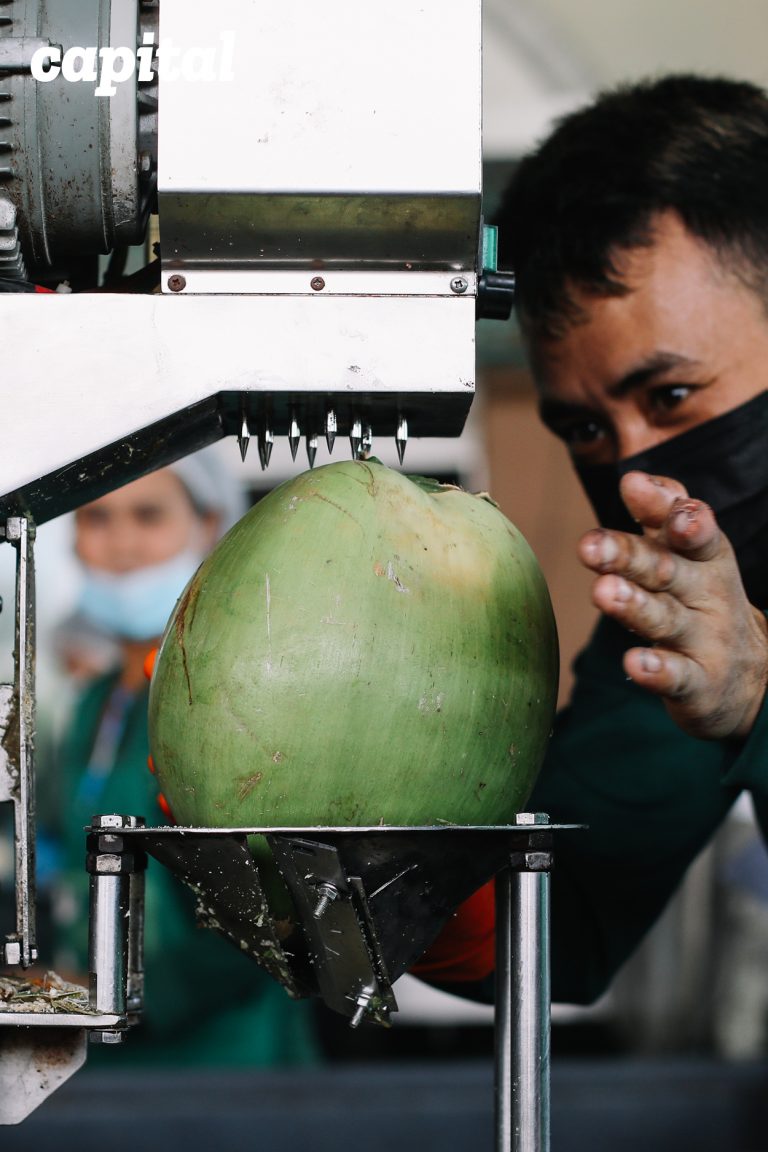 Coco Thumb แบรนด์ที่คิดนวัตกรรมเพื่อให้กินน้ำมะพร้าวจากลูกได้ง่ายๆ ที่ส่งออกราว 10 ล้านลูกต่อปี ...