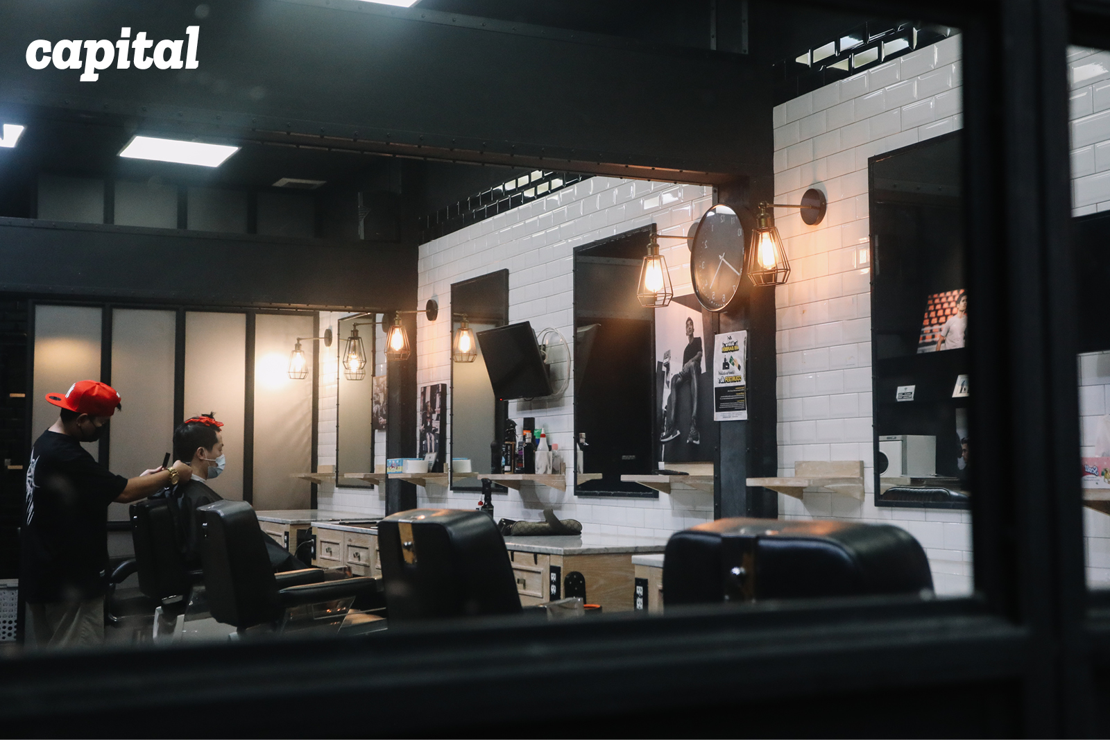 คุยกับ ธเนศ โฆษิตวุฒิโสภณ แห่ง ‘Ari’ ธุรกิจที่ทำโดยคนบ้าฟุตบอล เพื่อคนที่รักฟุตบอล - Capital