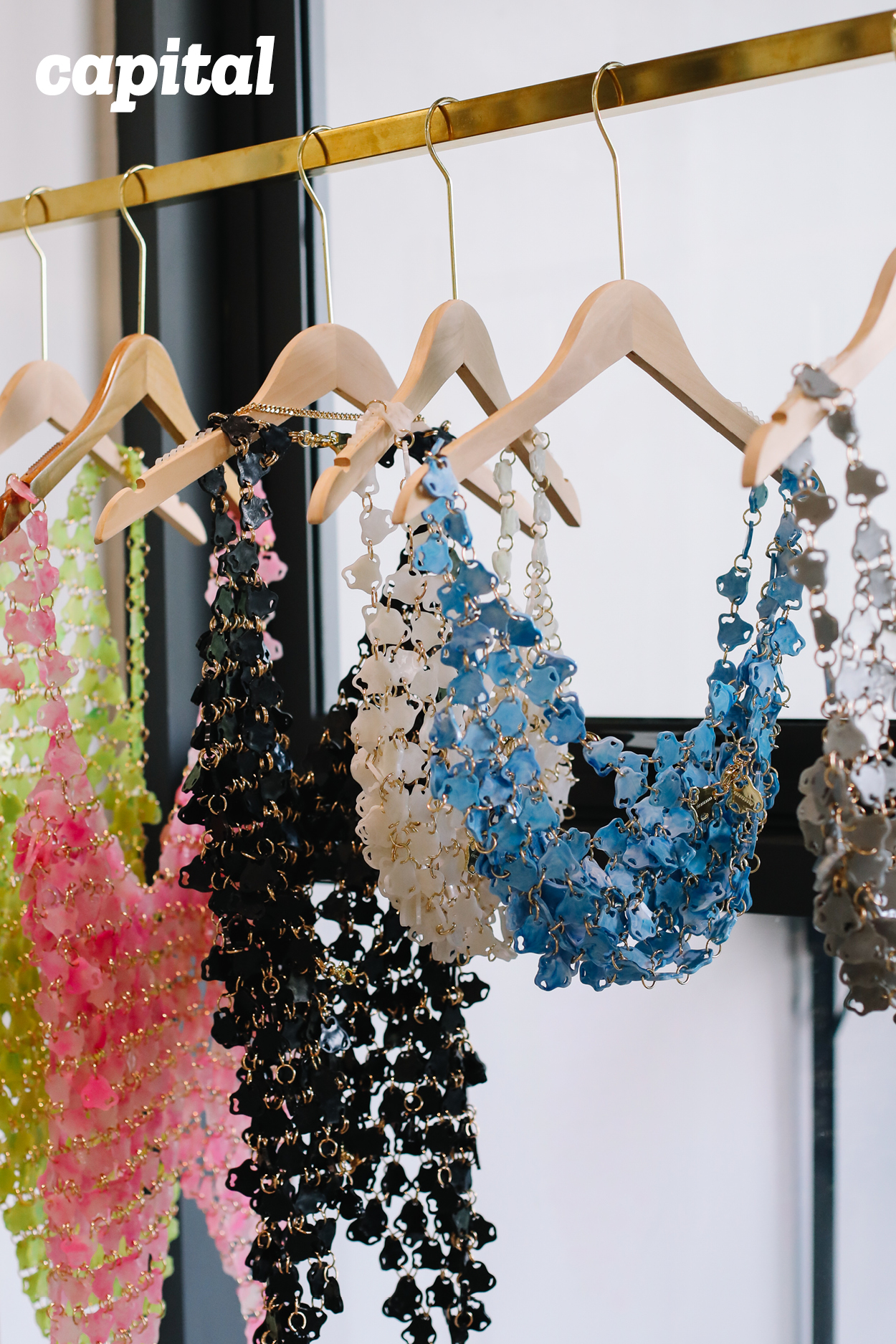 หลัก 4P+1 ของ PIPATCHARA แบรนด์แฟชั่นที่พางานหัตถกรรมจากขยะพลาสติกไป ...