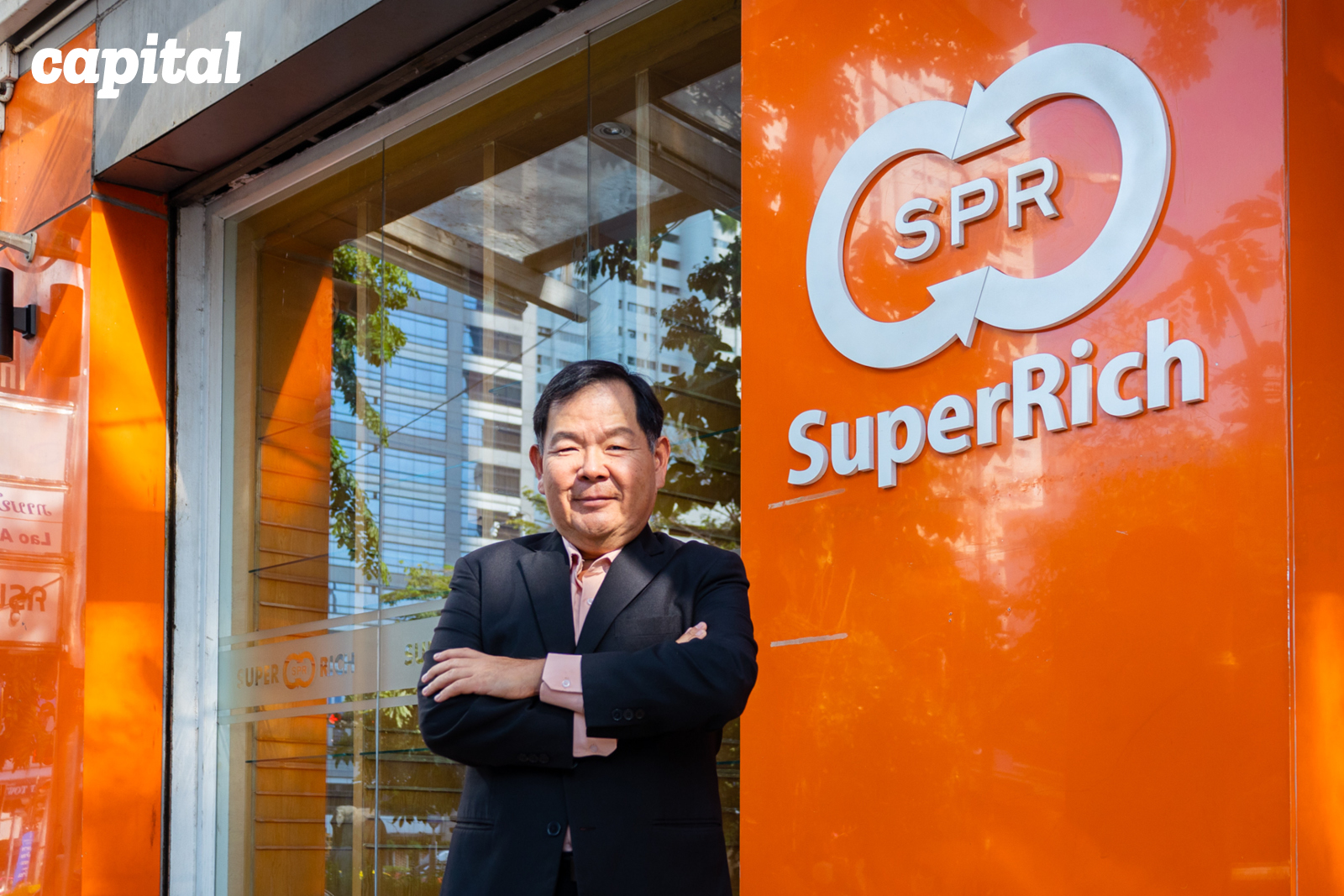 คุยเรื่องเงินและการปรับตัวของ ‘SuperRich’ ร้านแลกเงินสีส้มผู้บุกเบิกนำเทคโนโลยีมาใช้ก่อนใคร ...
