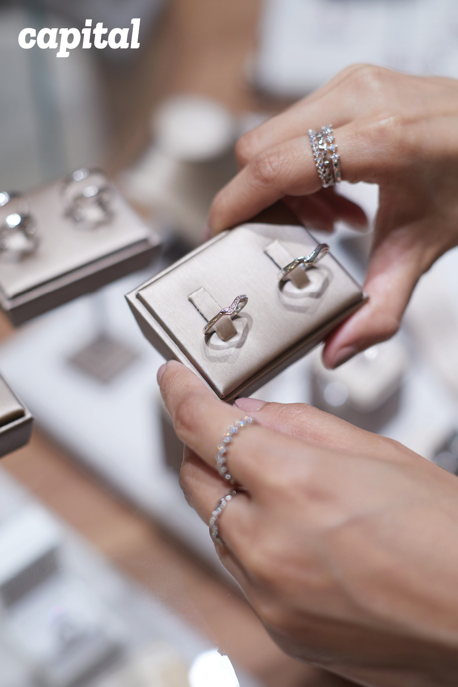 RAVIPA แบรนด์เครื่องประดับไทยที่ตีตลาดคนรุ่นใหม่ด้วยจิวเวลรีสายมูฯ จนได้คอลแล็บกับดิสนีย์ - Capital