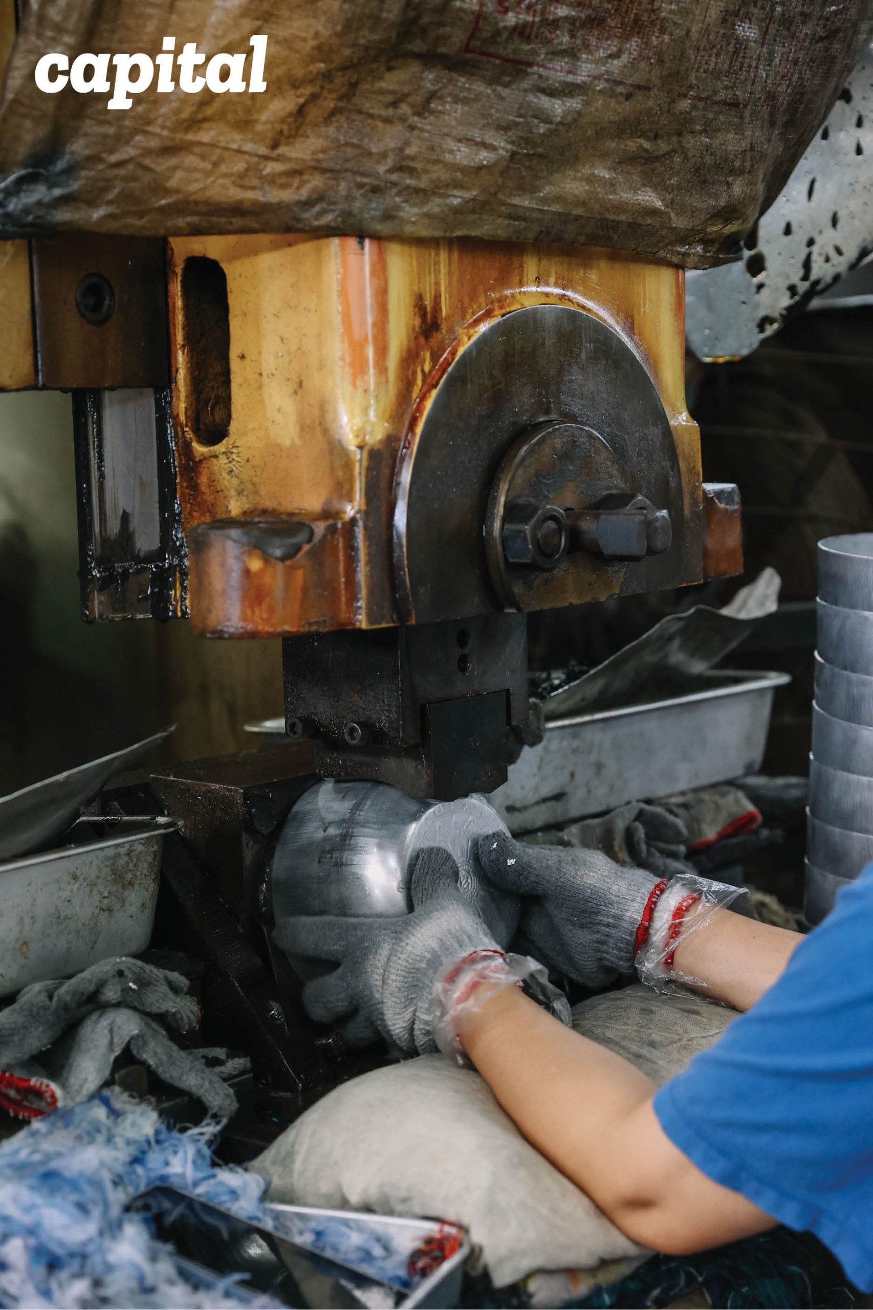 เนรมิตสีสันให้ขันอะลูมิเนียมลายไทย พลิกโฉมสังฆภัณฑ์สู่ไอเทมไลฟ์สไตล์ใน ...