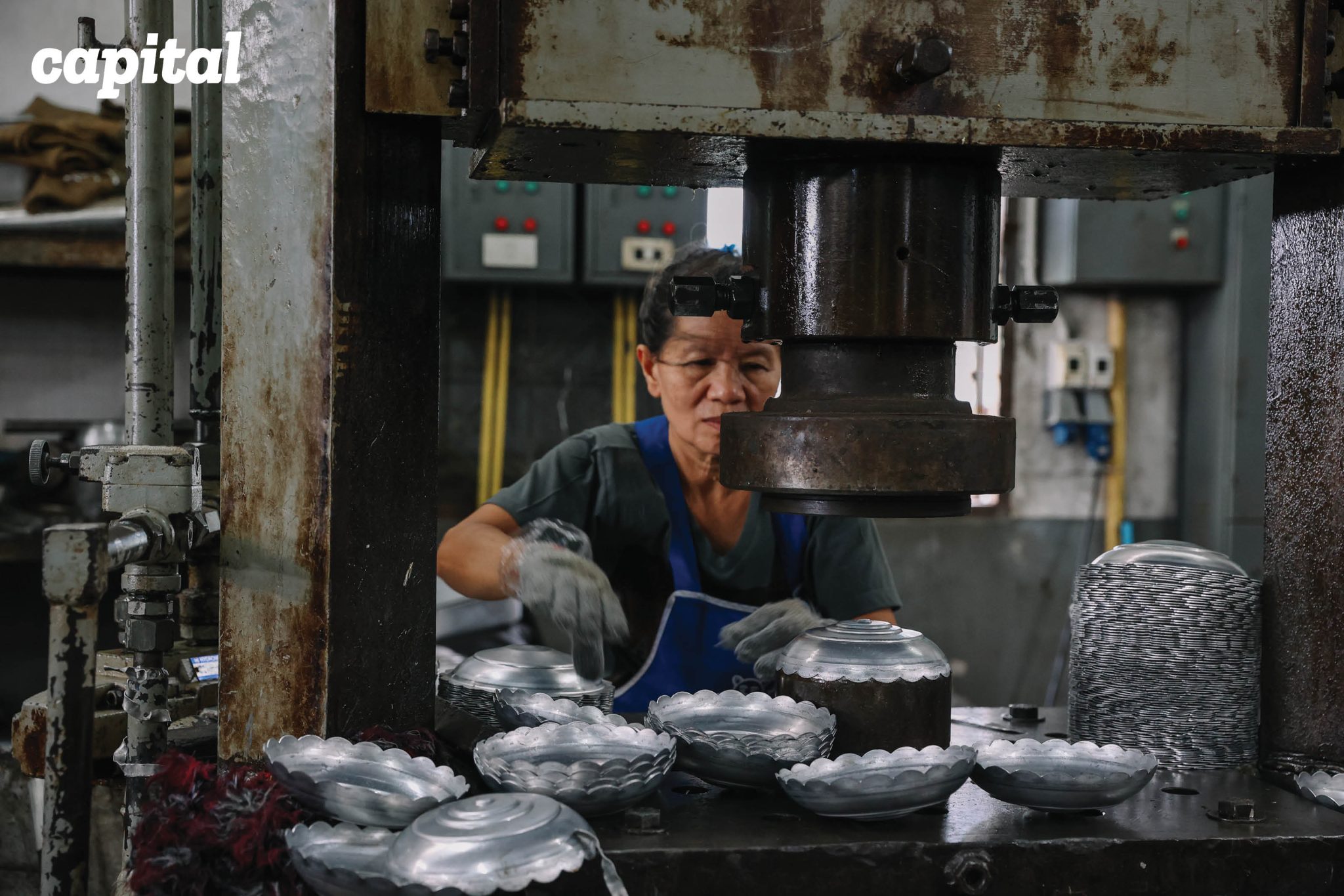 เนรมิตสีสันให้ขันอะลูมิเนียมลายไทย พลิกโฉมสังฆภัณฑ์สู่ไอเทมไลฟ์สไตล์ใน ...