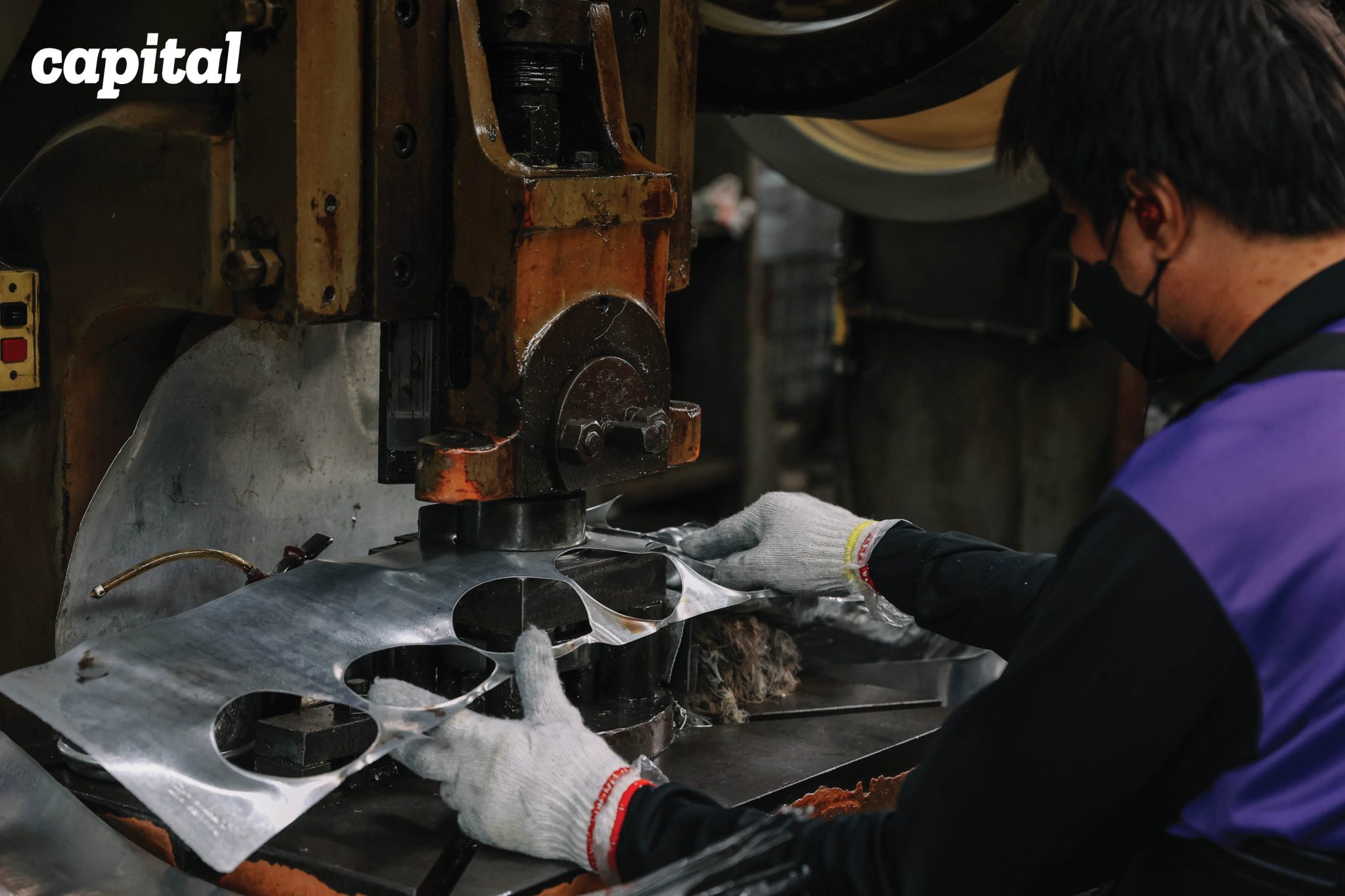 เนรมิตสีสันให้ขันอะลูมิเนียมลายไทย พลิกโฉมสังฆภัณฑ์สู่ไอเทมไลฟ์สไตล์ใน ...