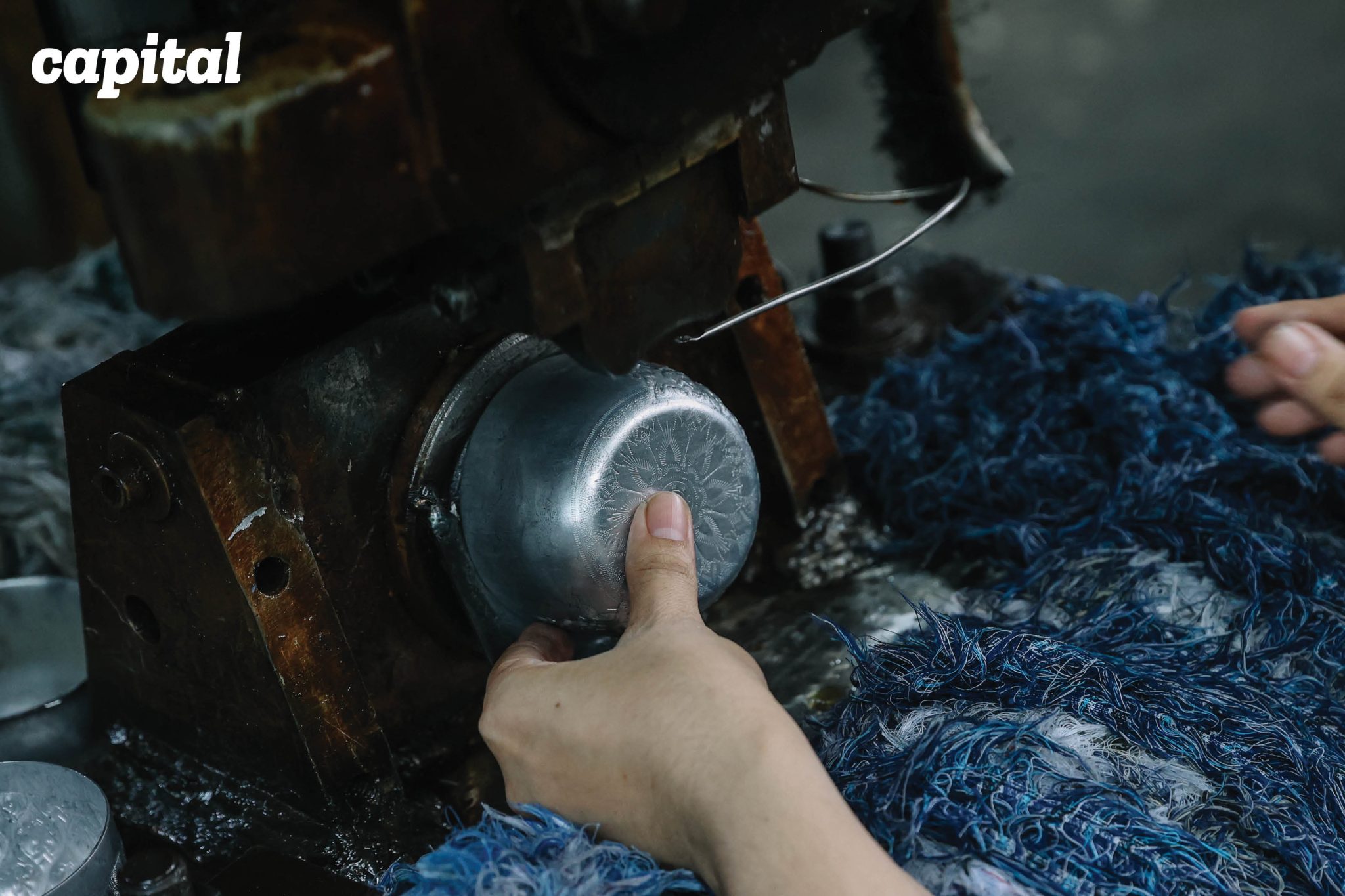 เนรมิตสีสันให้ขันอะลูมิเนียมลายไทย พลิกโฉมสังฆภัณฑ์สู่ไอเทมไลฟ์สไตล์ใน ...